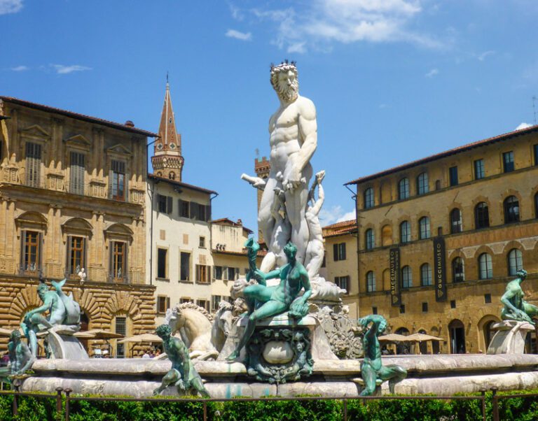 17 Beautiful Squares in Europe You Need to Visit At Least Once - Global ...