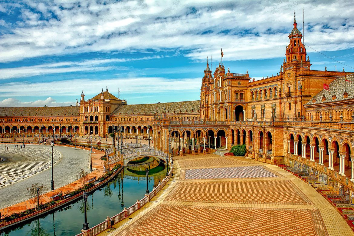 17 Beautiful Squares in Europe You Need to Visit At Least Once - Global ...