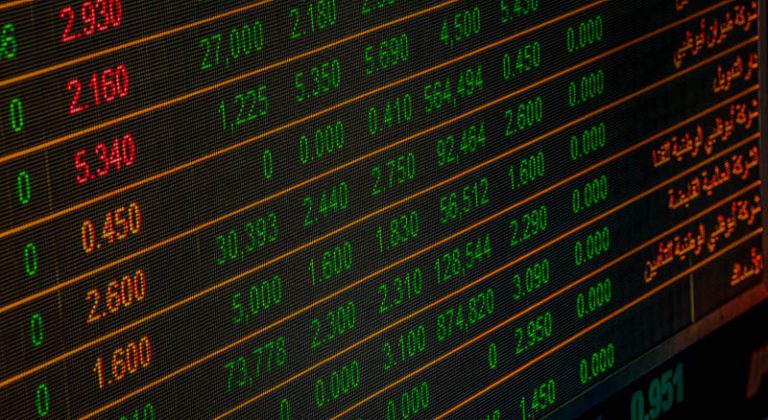 25 International Travel Tips Before You Go Abroad (By a Travel Blogger)