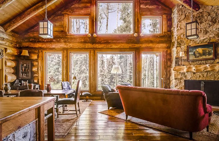 19 EPIC Colorado Airbnbs With Availability (+ Photos)