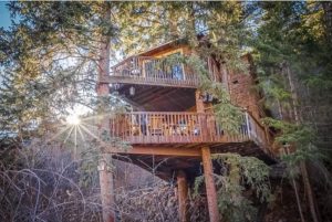 15 Coolest Airbnbs in Colorado: Beautiful Treehouses, Cabins + Lodges