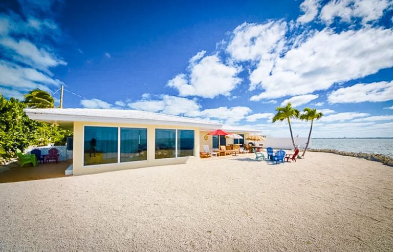 18 Coolest Airbnbs in the Florida Keys: Villas, Bungalows + More!
