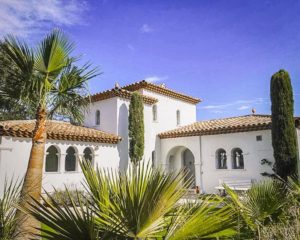 13 EPIC Airbnbs in the French Riviera (Luxury Villas + Beachfront Rentals)