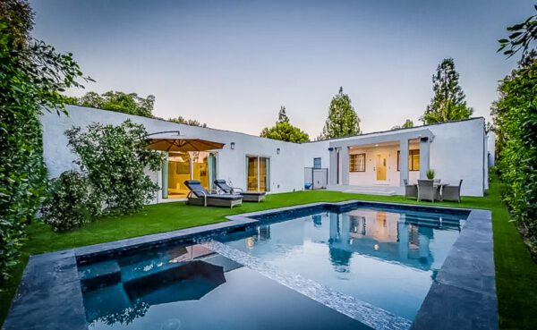 30 Long Term Airbnb Rentals Across America (With Availability!)