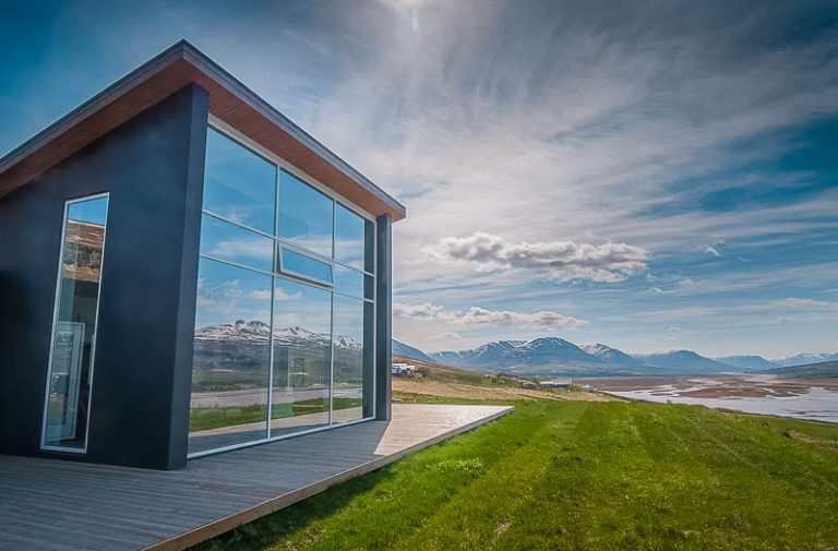 17 Prettiest Airbnbs in Iceland (With Availability in 2026)