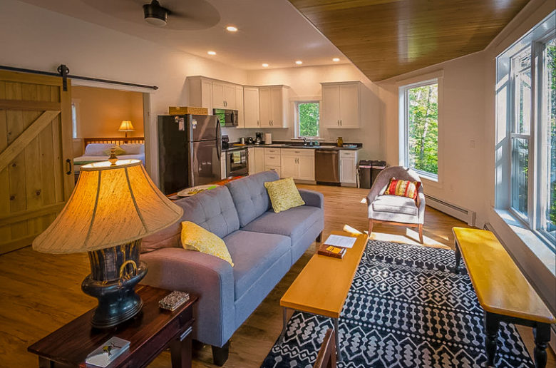 13 Cozy Cabin Rentals in Maine (With Availability)