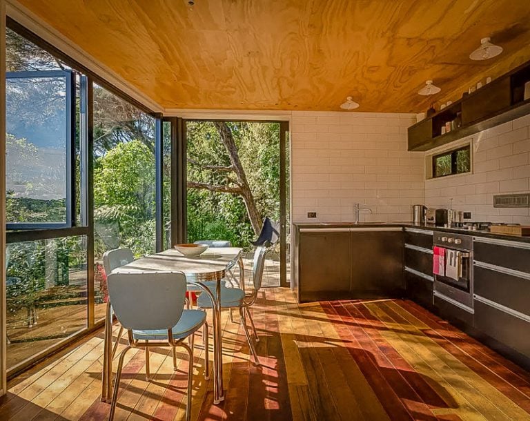17 COOLEST Airbnbs in New Zealand (Hobbit Houses + Cottages)