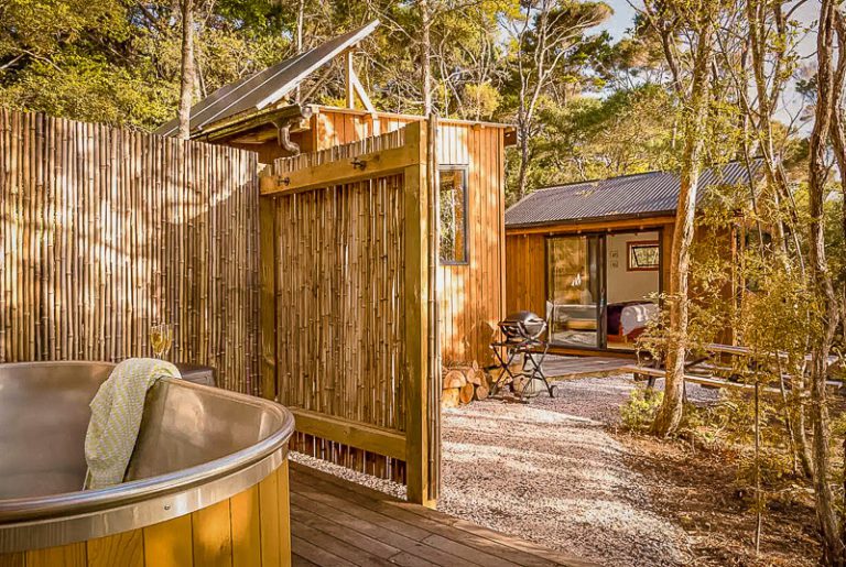 12 Best Airbnbs in New Zealand: Houses for Rent + Vacation Rentals