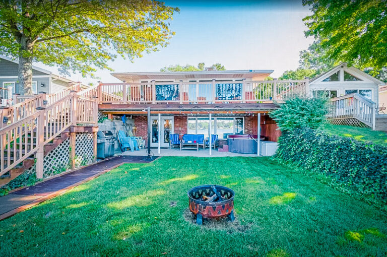 These Lakefront Airbnbs in Michigan Will Make You Want to Move In