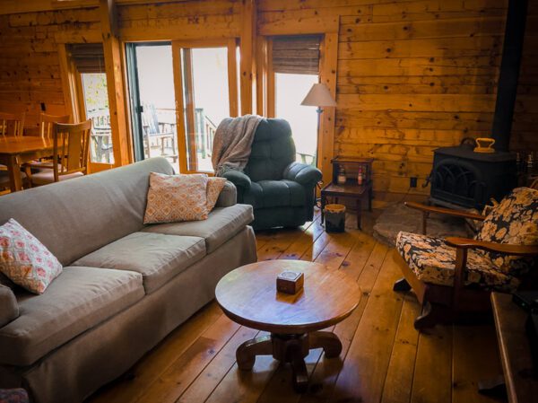 15 Incredible Cabin Rentals in Connecticut (Airbnb and Vrbo)