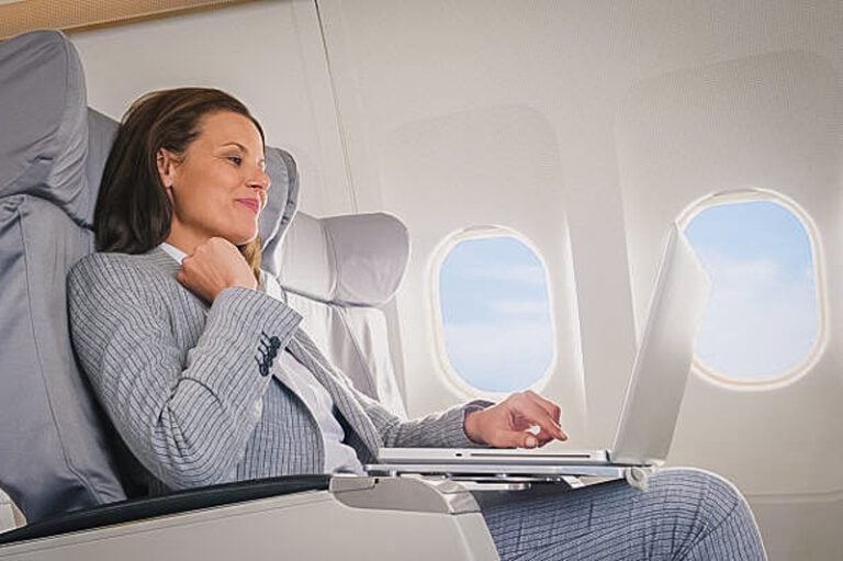 7 Expert Ways to Find Cheap Business Class Flights (For 75% Off)