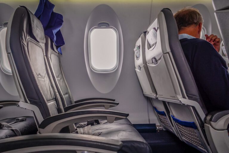 7 Expert Ways to Find Cheap Business Class Flights (For 75% Off)