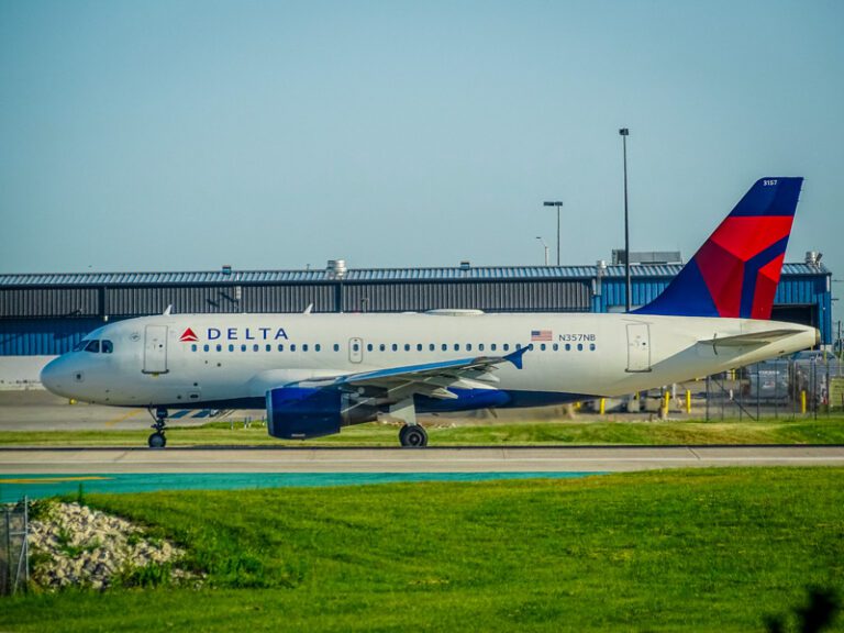 TOP 11 Airlines to Mexico in 2025 (For Comfort + Affordability)