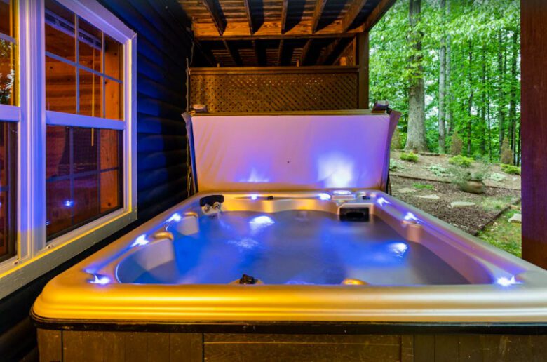 The 13 Most Stunning Cabins with Hot Tubs in the US