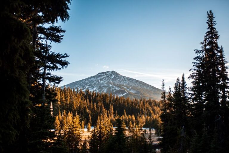 12 Most Beautiful Places in Oregon (Nature Spots + Small Towns)