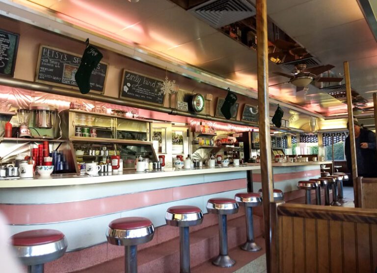 22 Unique Foodie Restaurants in Cape Cod (Local Eats)