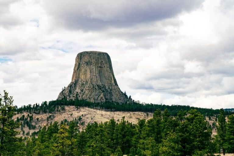 12 Uniquely Beautiful Places in Wyoming to Visit - Global Viewpoint