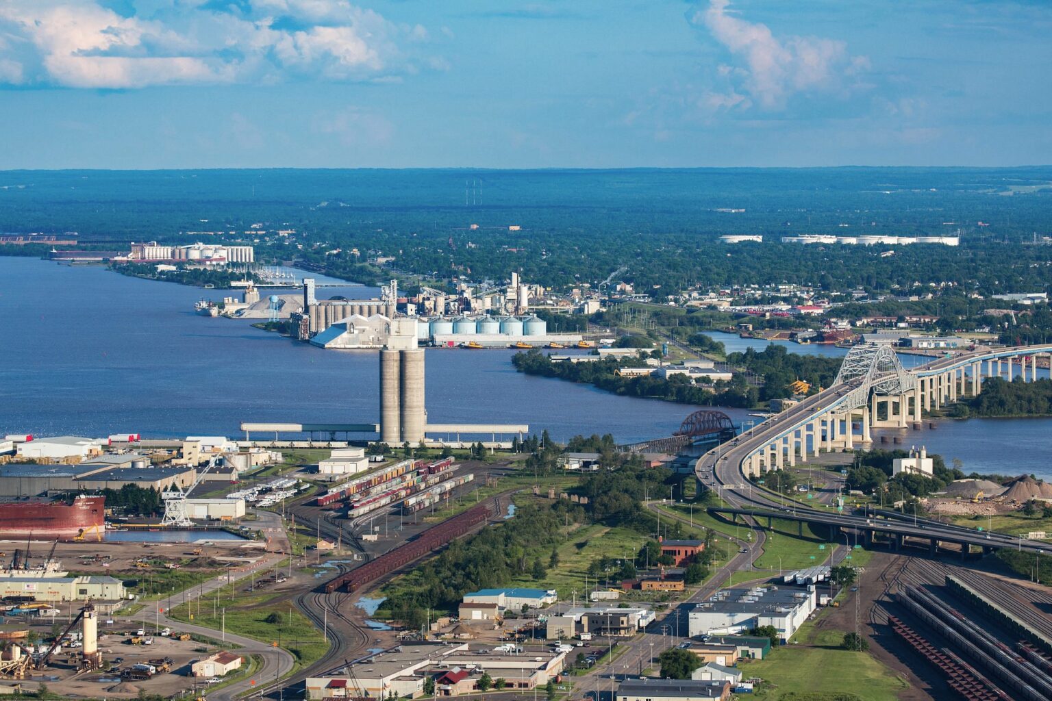 Visiting Duluth in 2026: From Aerial Lift Bridge to Kayaks on Lake Superior