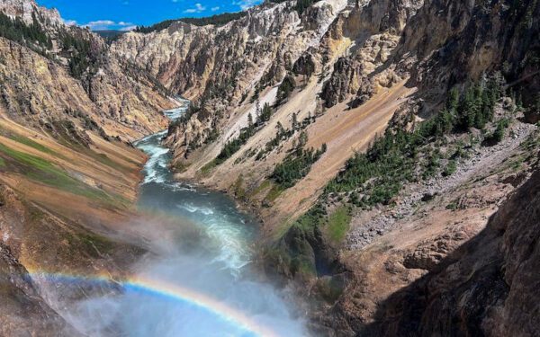 12 Amazingly Beautiful Places in Yellowstone to Visit - Global Viewpoint