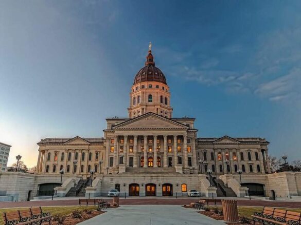Kansas Road Trip 2026: Chalk Pyramids, Salt Mines & Roaming Bison