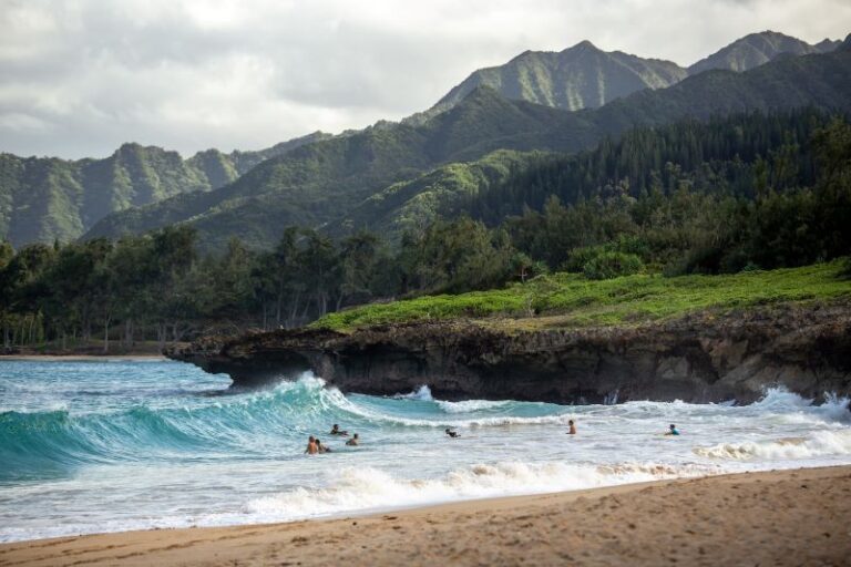 12 Picture-Perfect Places in Hawaii That Feel Like a Dream