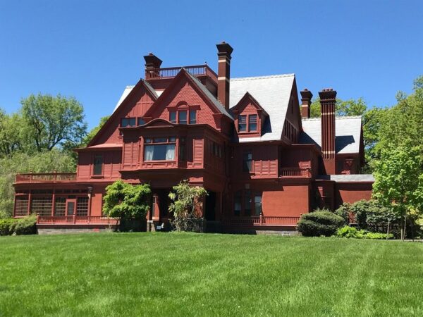 New Jersey Bucket List Guide: Cape May, Shark Tunnels & Edison's Lab