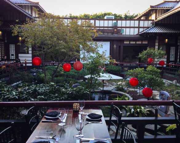 20 Most Unique Restaurants in Los Angeles (Including the Magic Castle ...