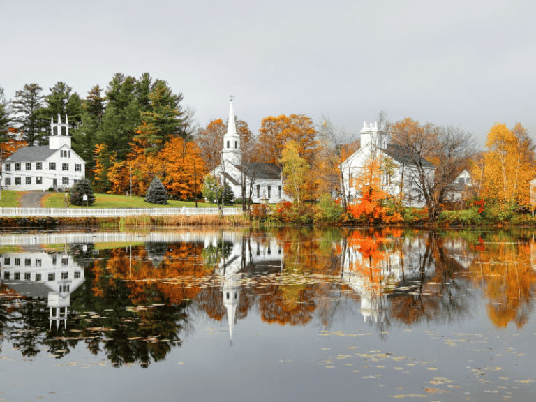 10 Gorgeous US Fall Destinations for Cozy Vibes and Epic Views