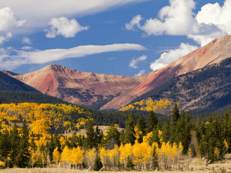 10 Gorgeous US Fall Destinations for Cozy Vibes and Epic Views
