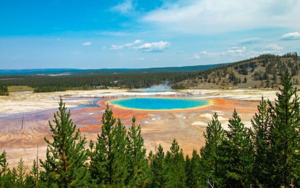 12 Amazingly Beautiful Places in Yellowstone to Visit - Global Viewpoint