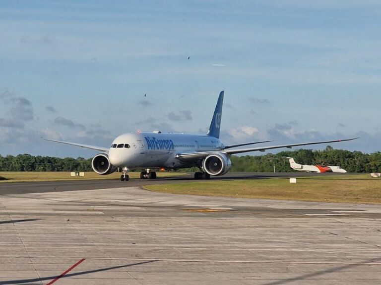 TOP 10 Airlines that Fly to Spain (Updated 2025) - Global Viewpoint