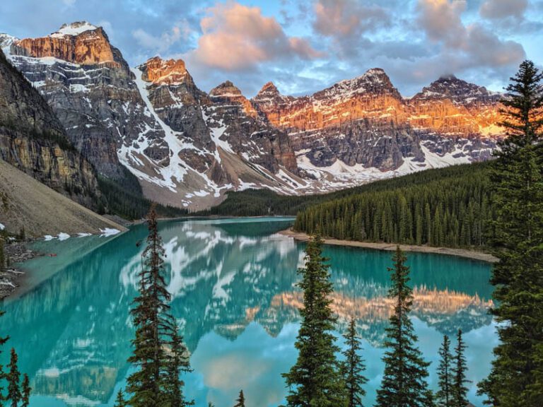 12 Enchanting Spots in Alberta to Add to Your Bucket List