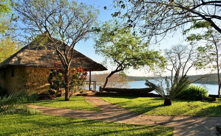 12 INCREDIBLE Places in Zimbabwe to Visit in 2025