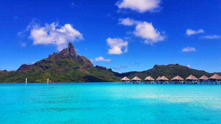 12 Surreal Places in French Polynesia You Need to Experience