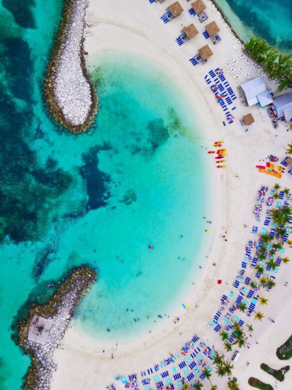 12 STUNNING Places in Cuba to Visit (Classic Cars & Salsa!)