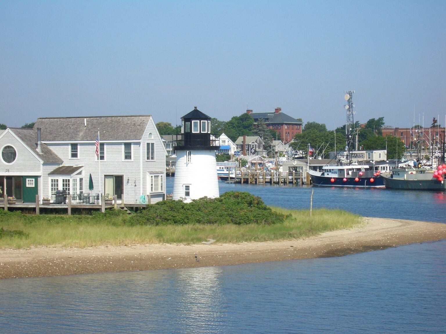 Hyannis Travel Guide: JFK History, Island Ferries & Cape Cod Beaches