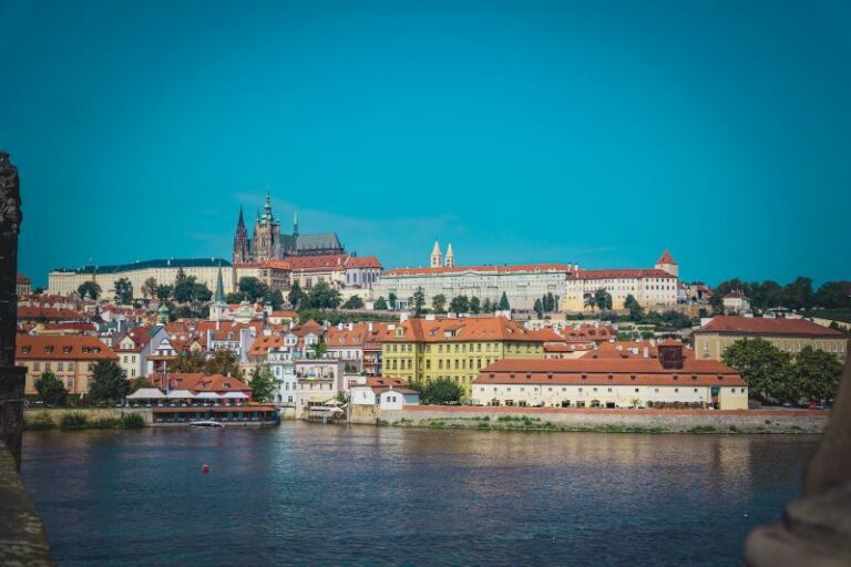 16 Amazingly Beautiful Places in Prague That Feel Unreal