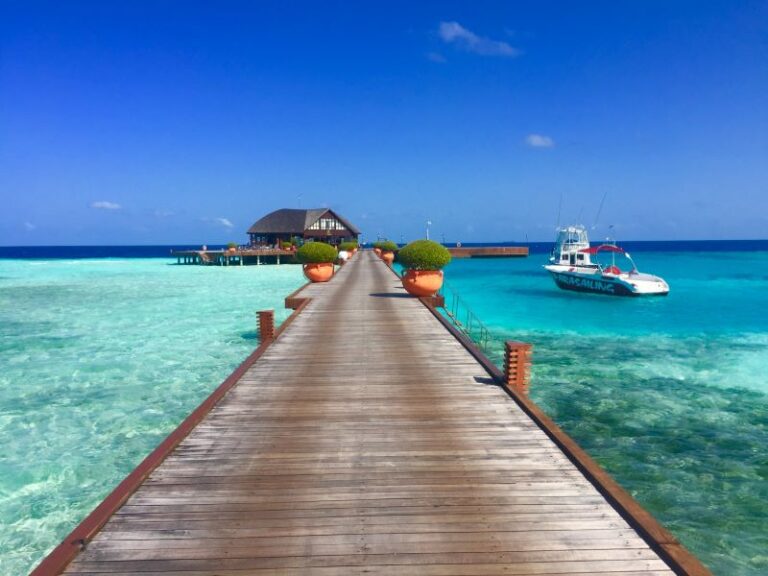 12 Beautiful Places in The Maldives You NEED On Your Bucket List
