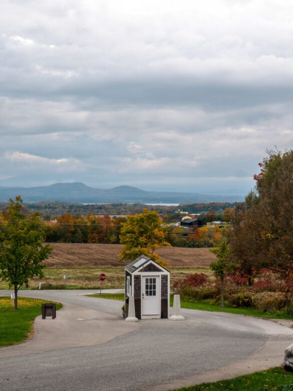 Why Lake Champlain Surprises Everyone: Islands, Wine Stops & Quiet Trails