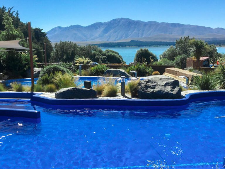 What to Do in Lake Tekapo: Chasing Lupins, Stars & New Zealand's Bluest ...