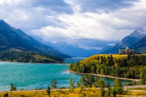 12 Must-See Destinations in Glacier National Park in 2025