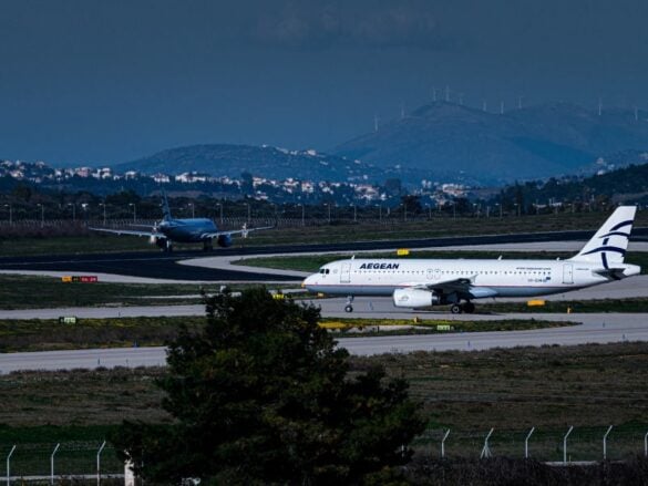 10 Best Airlines for Comfortable & Budget-Friendly Flights to Athens ...
