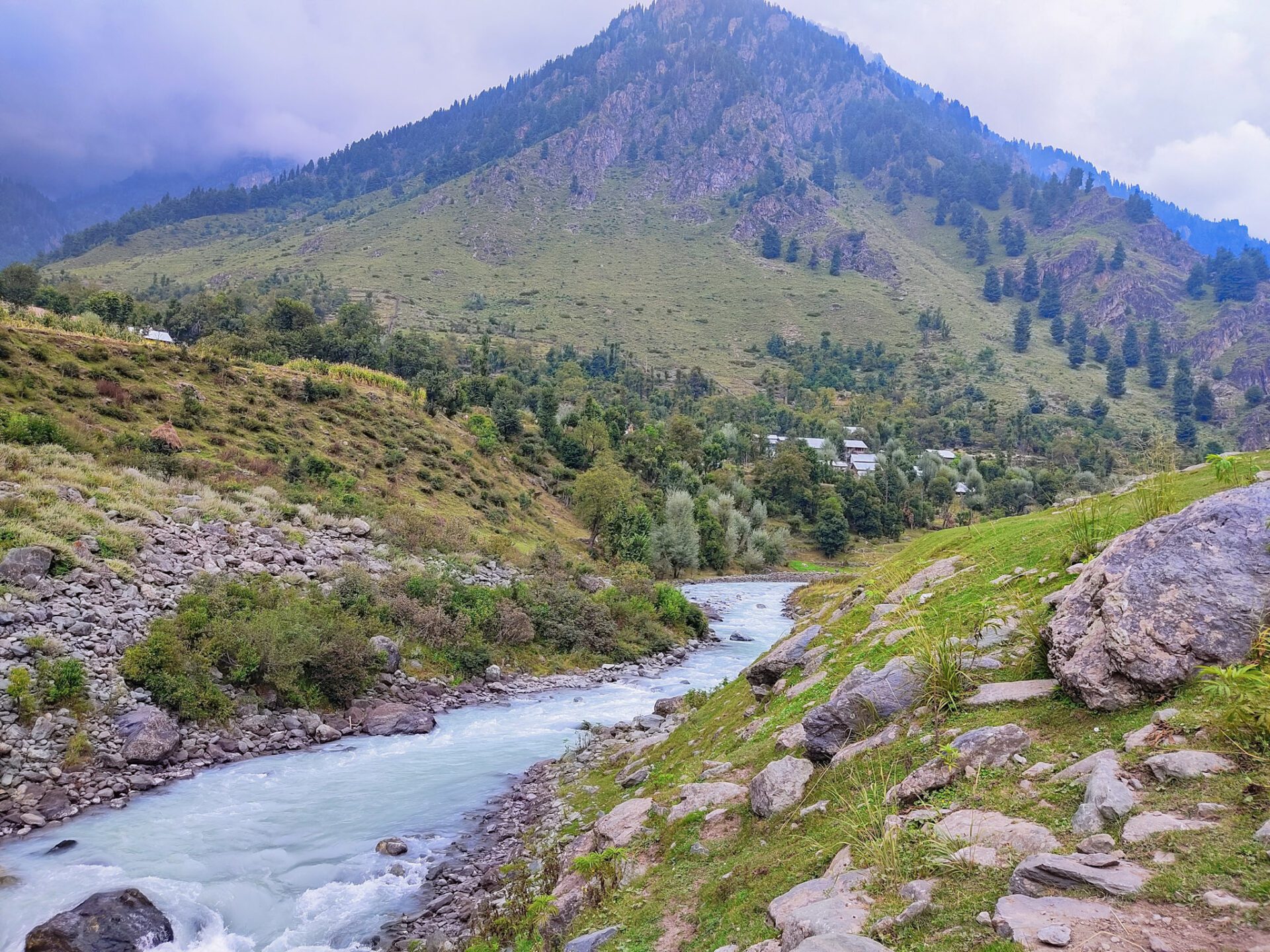 12 Epic and Beautiful Spots to See in Jammu and Kashmir