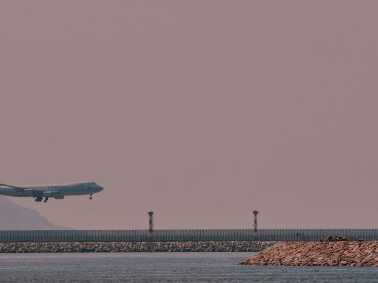 12 BEST Airlines to Fly to Singapore in 2025 (For Style + Comfort ...