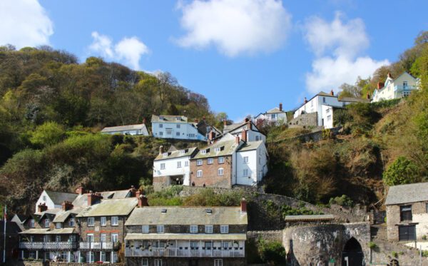 12 Prettiest Places in Devon (England) to Visit for Fun & Views