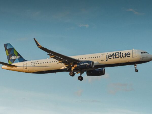 Best Airlines to Fly to Colombia in 2026 (Cheap Seats to Lie-Flats ...