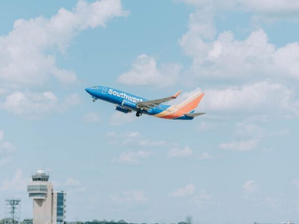 Your Guide to the 10 Best Airlines to Denver in 2025 - Global Viewpoint