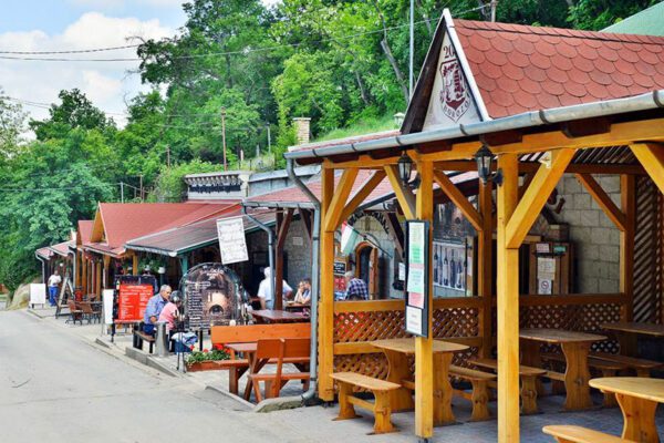 12 Fun & Unique Things to Do in Eger, Hungary - Global Viewpoint