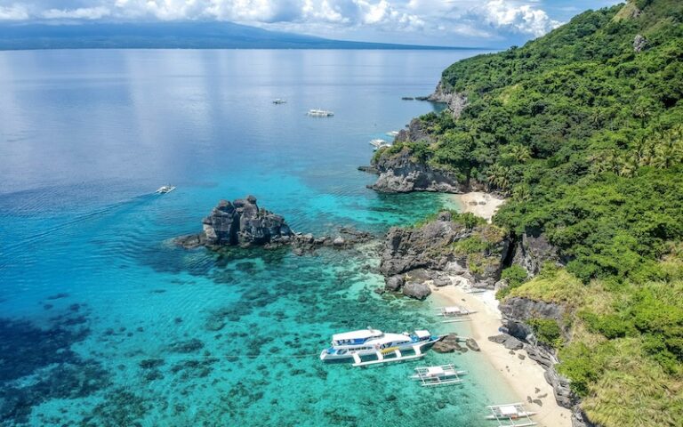 12 Enchanting Places in Visayas That Look Straight Out of a Postcard ...