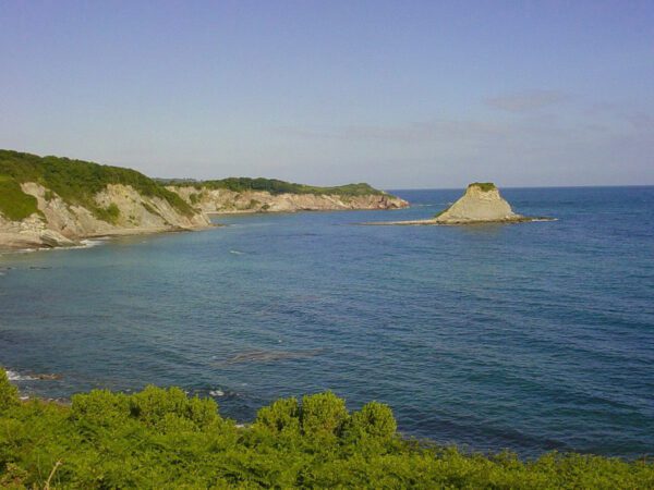 14 Most Beautiful Places in the Pyrenees (Mountain Hikes + Lakes)